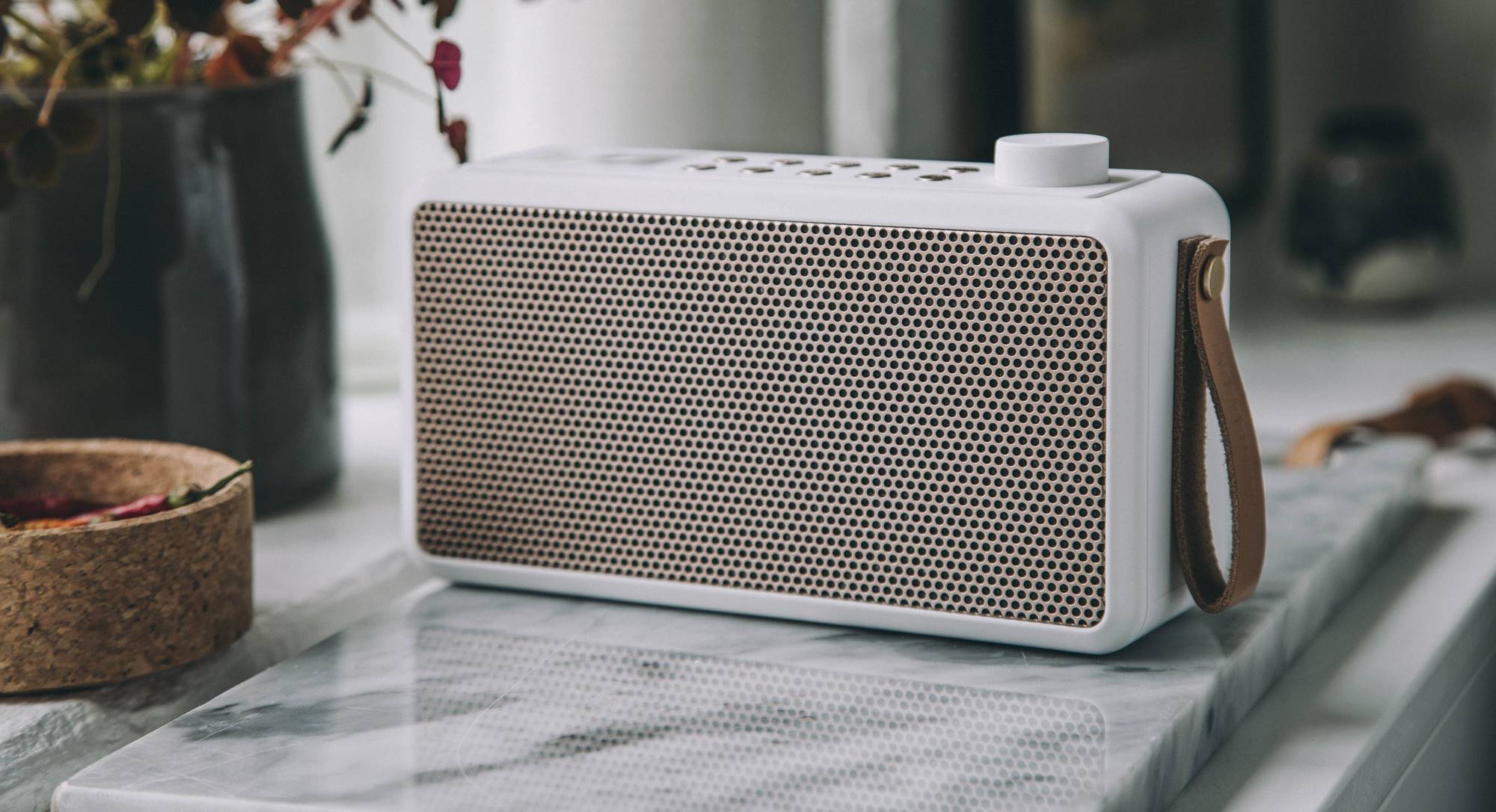 Kreafunk tRADIO, DAB+ radio, white - KREAFUNK - Randomshop